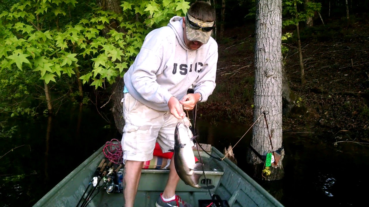 Keith Catfish Sutton usig his Topcats - YouTube