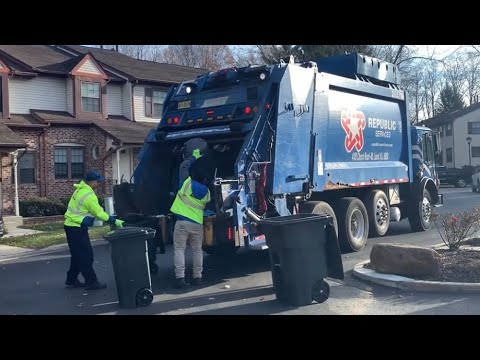 Republic Services 2057 | Mack MRU Heil DuraPack 5000 CNG REL Garbage ...