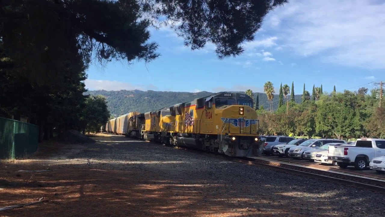 Up 9924 shuttle going through pleasanton - YouTube
