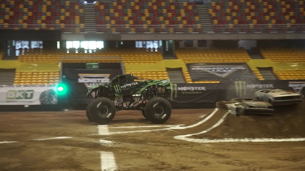 Me invitaron a las practicas del Monster Jam Chile 2018 | Pableke - YouTube