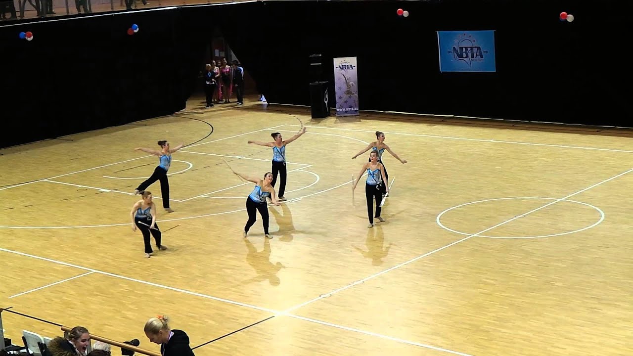 Twirl team Les Fleurettes NK Twirlen 2015 - YouTube