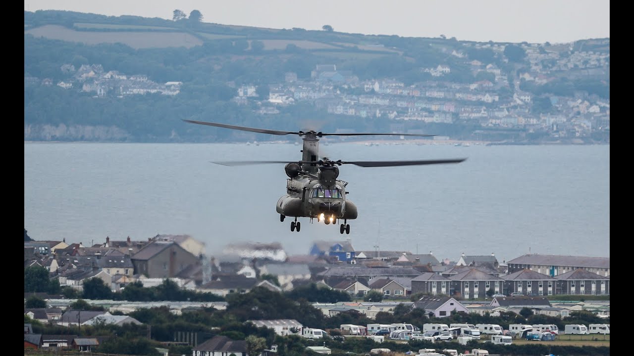 CHINOOK FLYING LOW OVER THE WELSH COAST 4K - YouTube