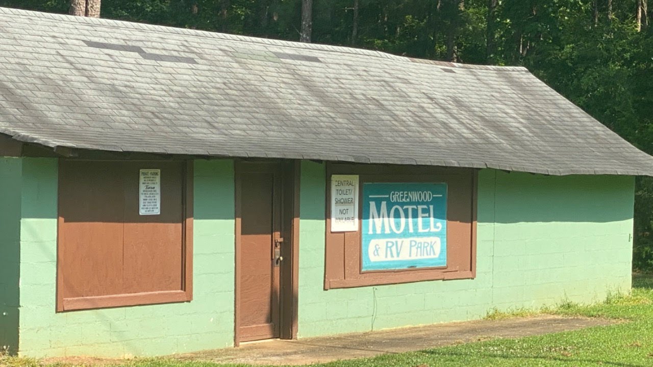 DA TRAP HOUSE F*** YALL & YALL SHOE BATTLES EVERYBODY OVER THERE OWN A ...