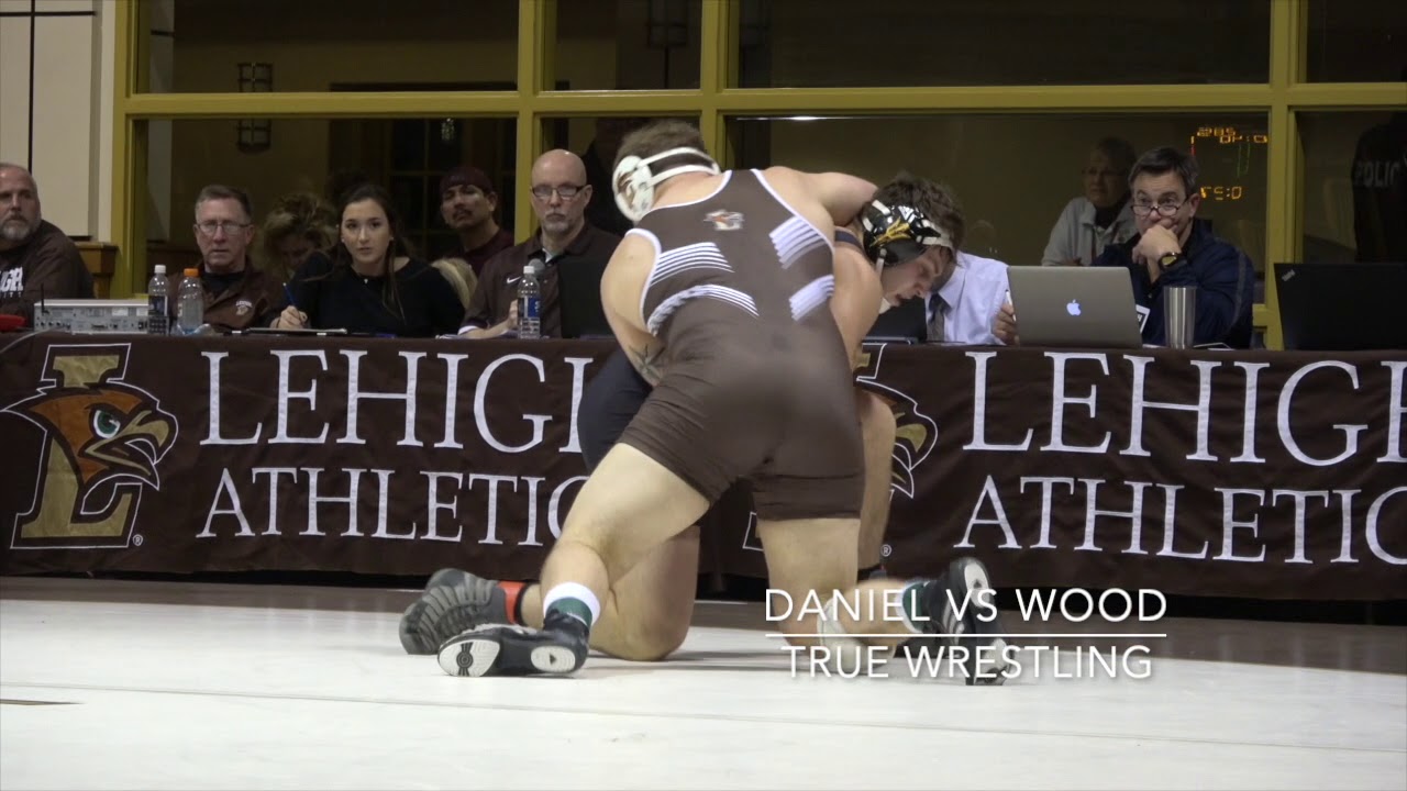 Jordan Wood vs Brady Gilliland-Daniel - YouTube