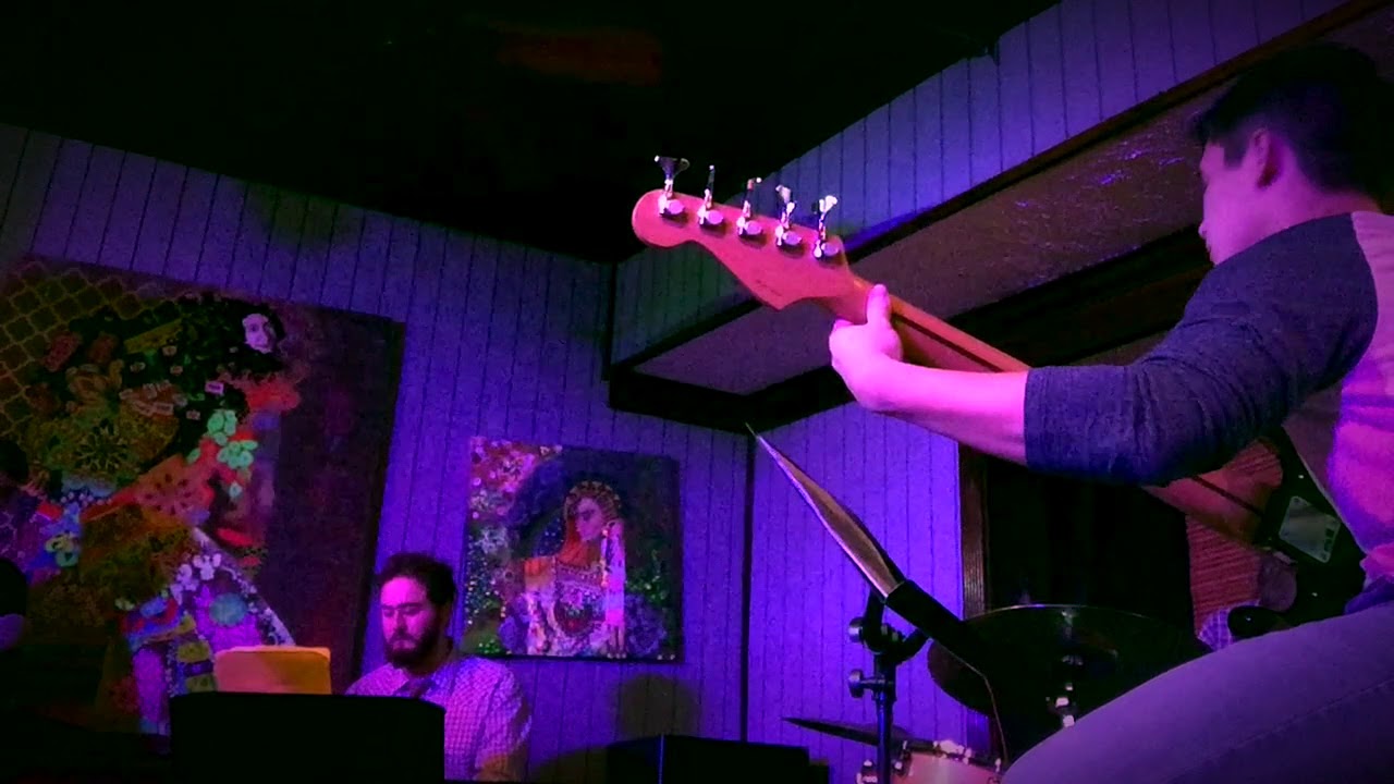 Quentin Walston - Softly As In A Morning Sunrise - Live at Epicure Cafe ...