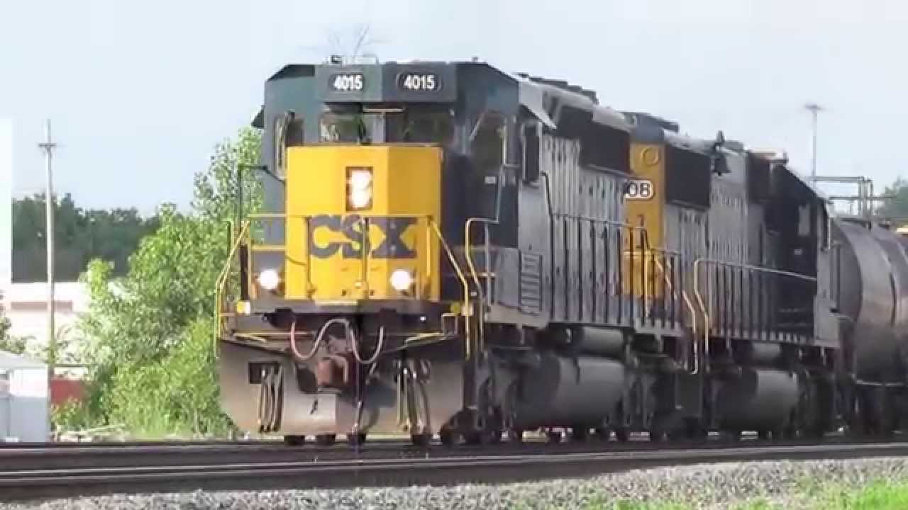 CSX Trains, EMD's, GE's, SD40-3s, and more in Berea Ohio - YouTube