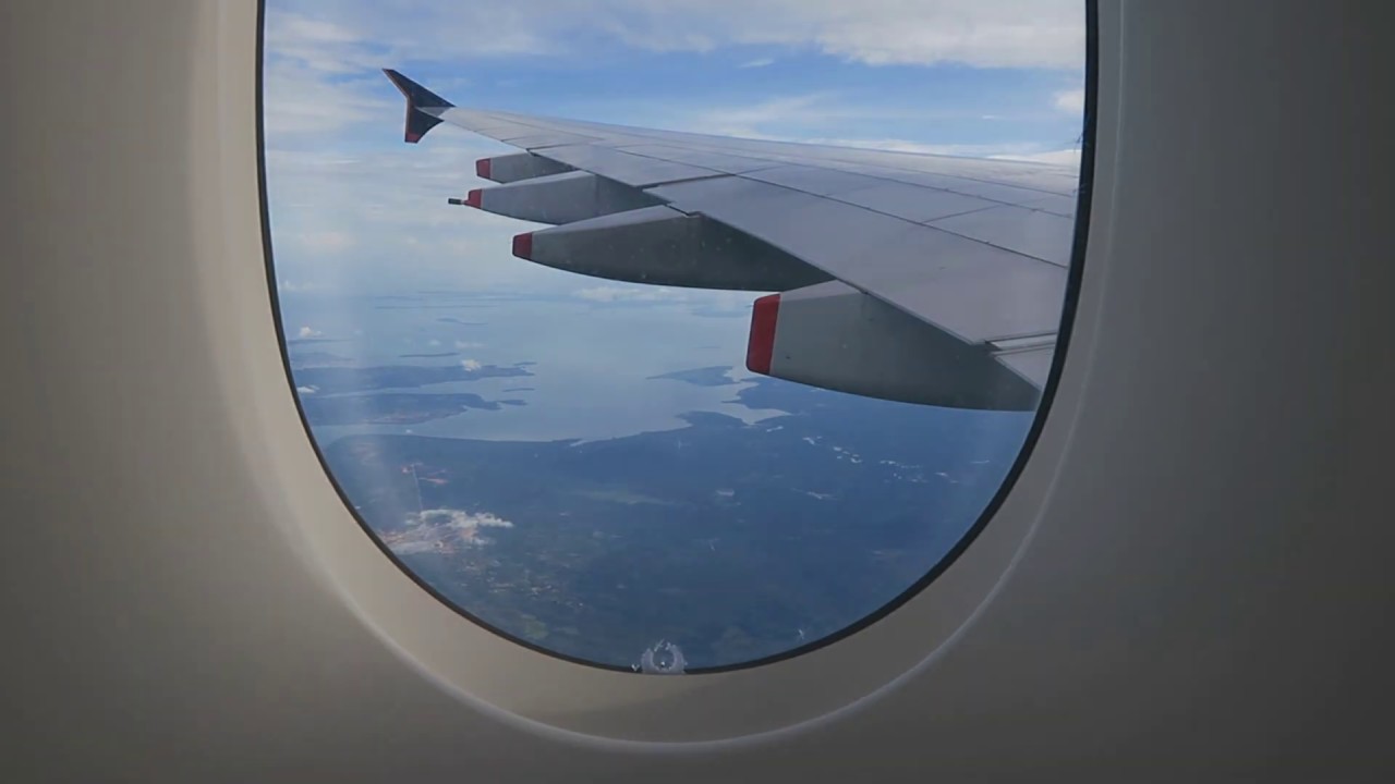 SQ232 Landing at Singapore Changi Airport --- filmed with Canon ...