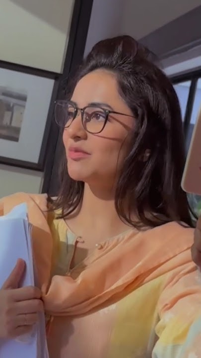 Actress Dressing| Yumna zaidi Fashion| #actress #fashion #dress #shorts - YouTube