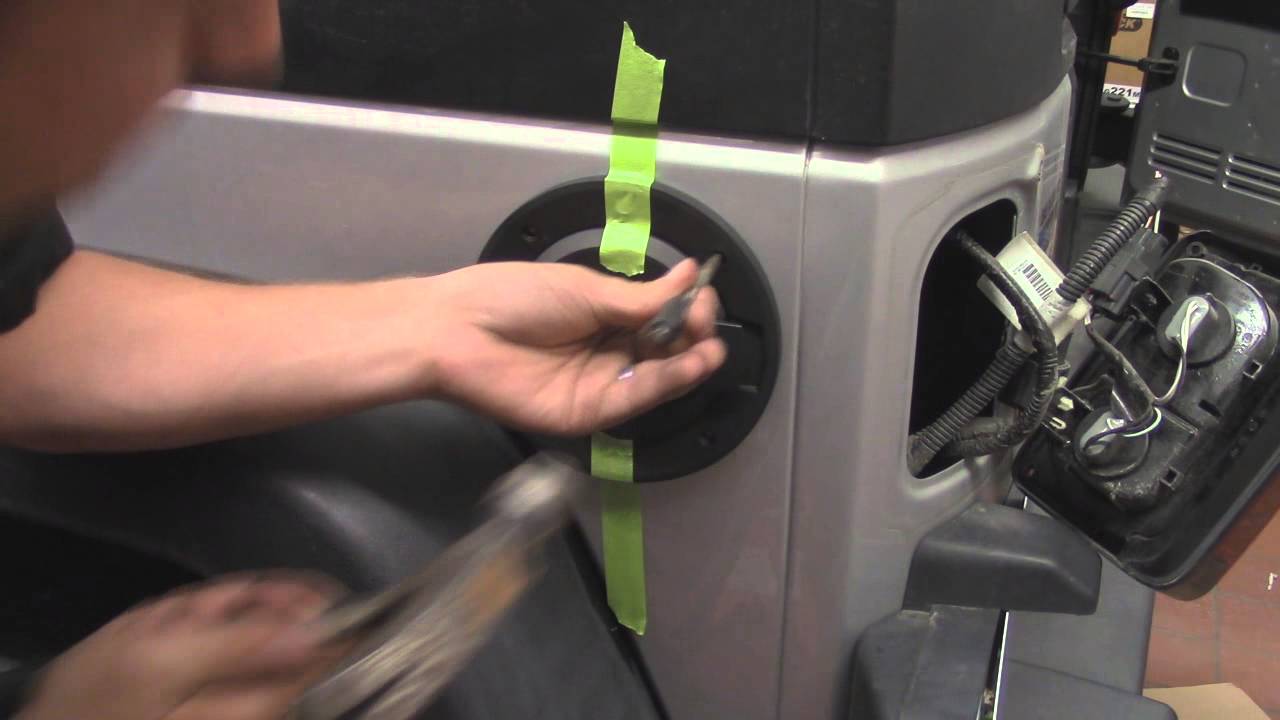 Drake Offroad Jeep JK Fuel Door - YouTube