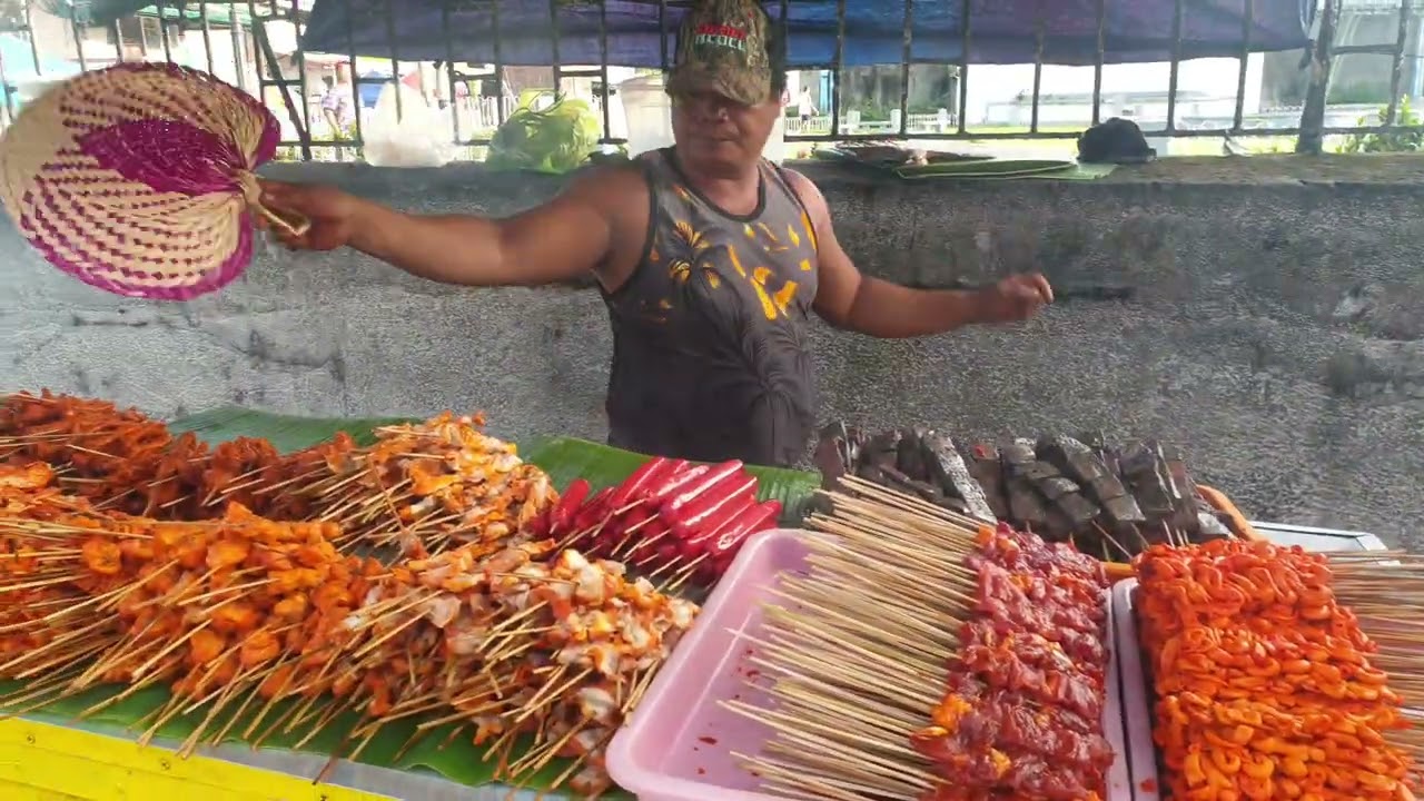 Ihaw ihaw sa Plaza Santa Cruz - YouTube