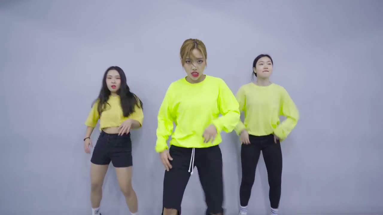 Lemon dance by Rhianna lemon - YouTube