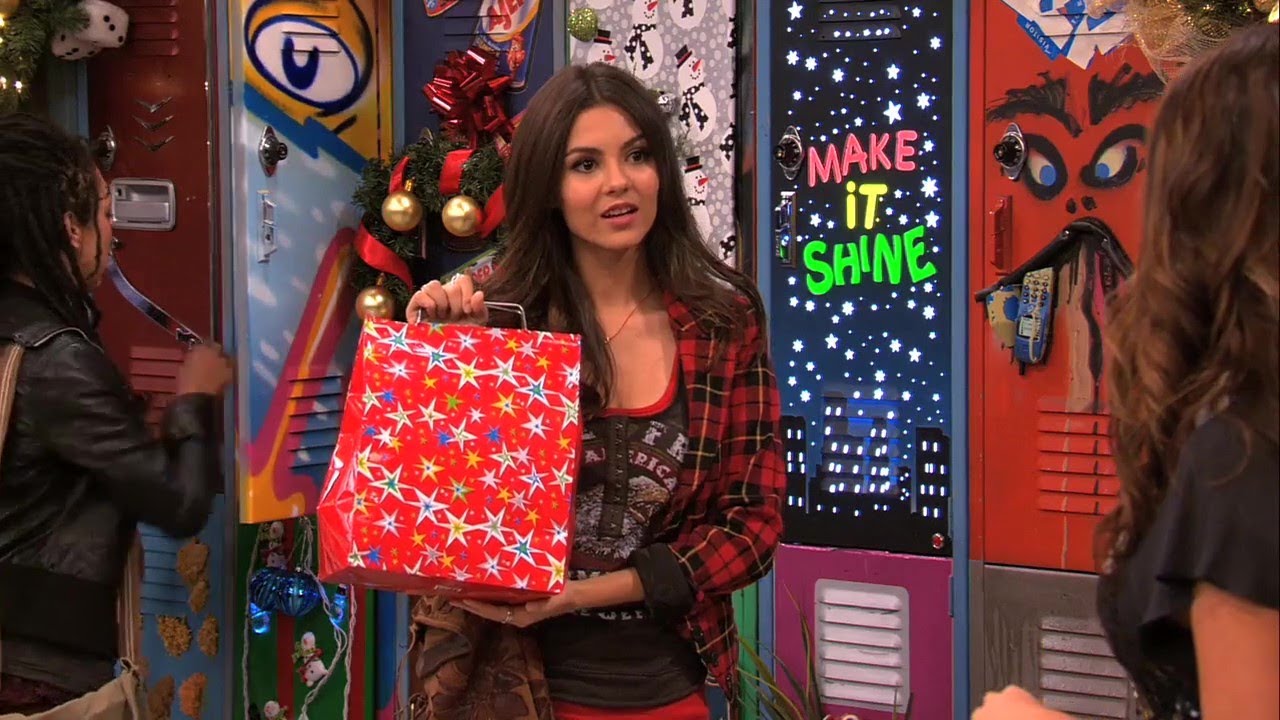 Andre,Beck,Cat,Jade,Robbie,Sikowitz,Tori SECRET SANTA on Victorious ...