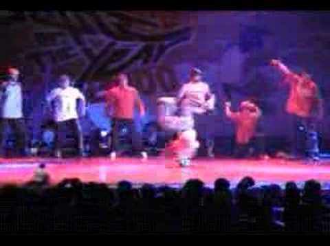 Breakdancing Battles... - YouTube