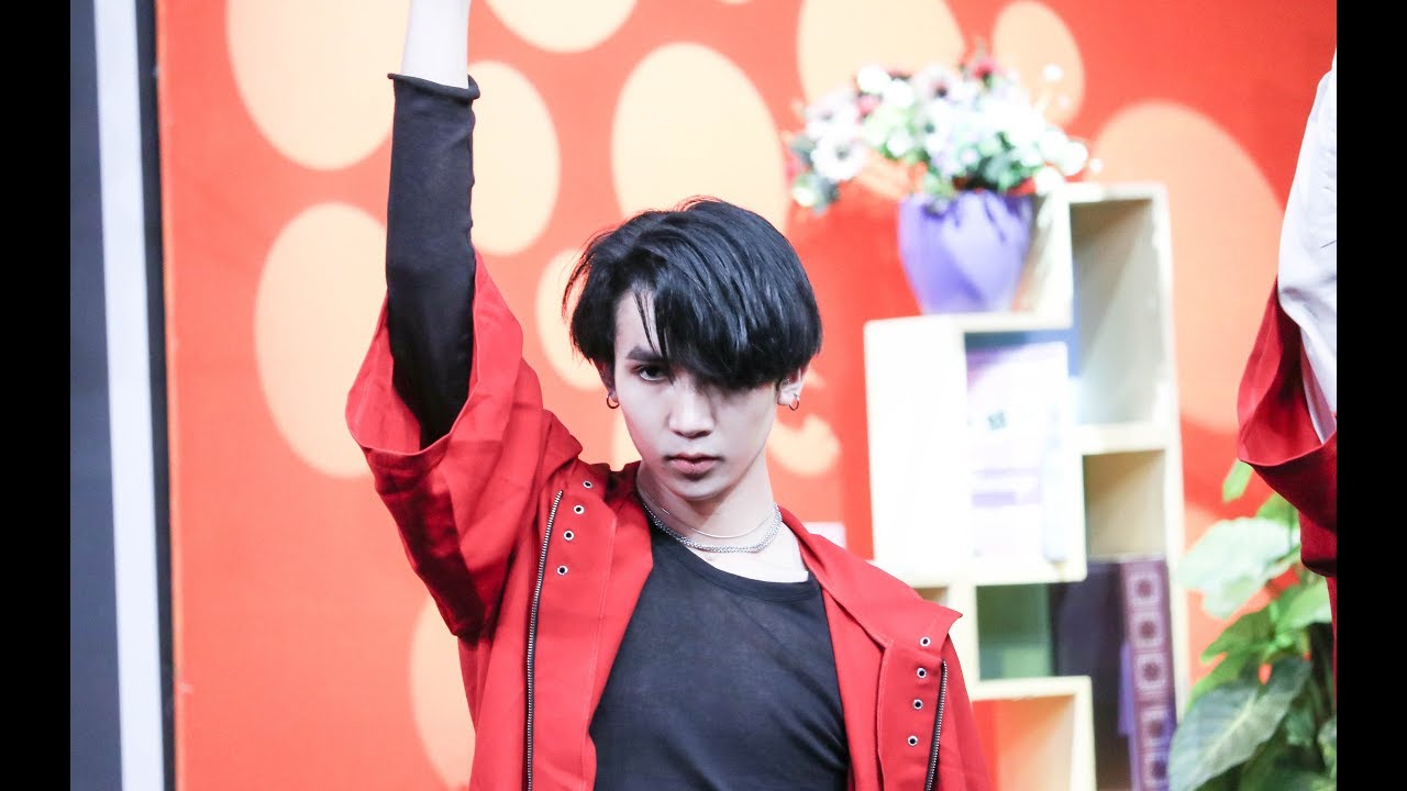 [FANCAM] 190418 Revolution - Zero 9 (JBin Focused) @ Video Storm - YouTube