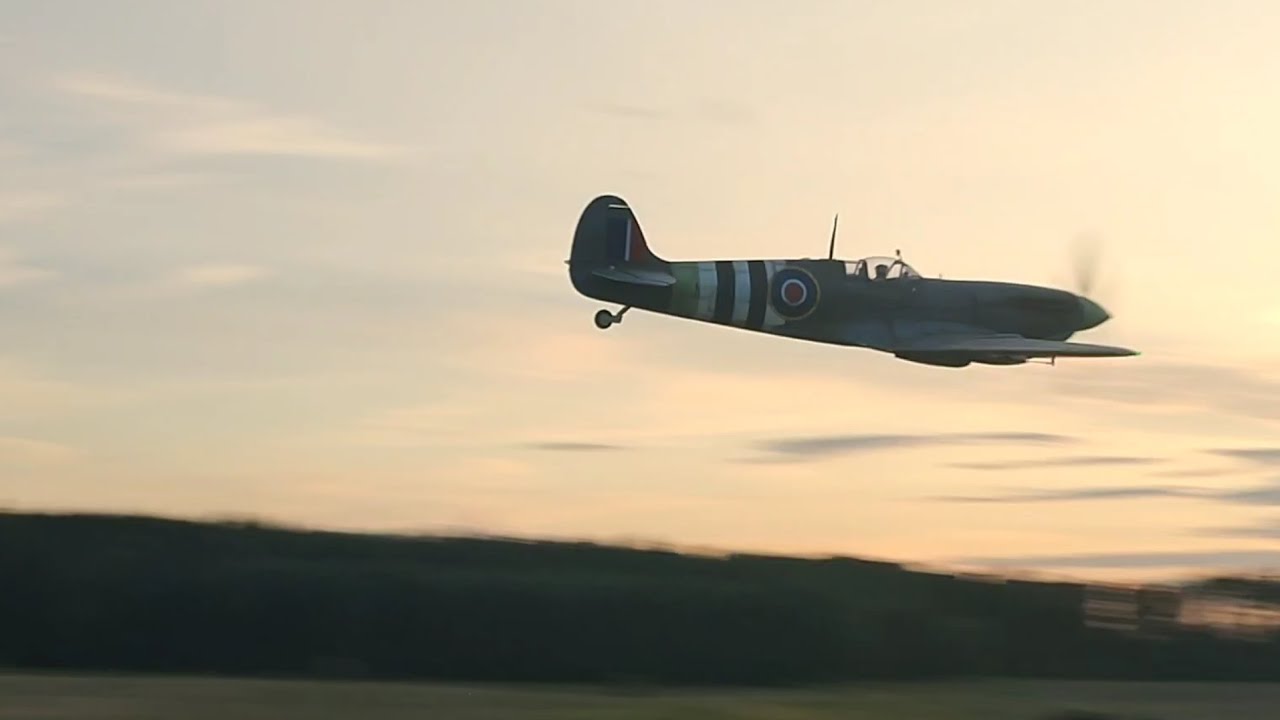 Spitfire Freewing, flying at sunset - YouTube