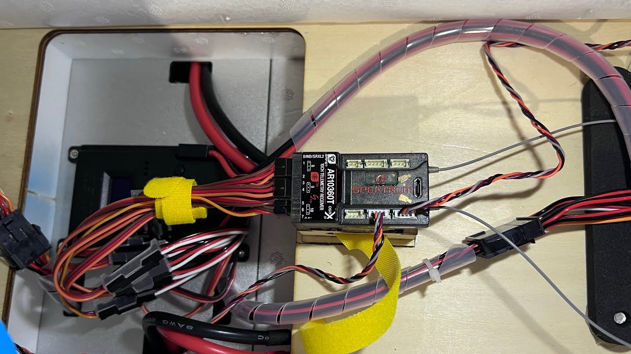 Installing the Spektrum AR10360T Receiver on the HSD Jets 747 - YouTube