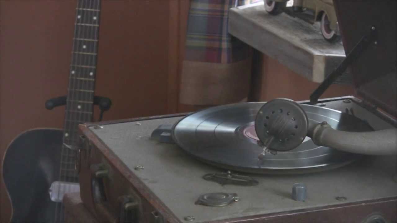 Old 78 RPM Record Player - YouTube