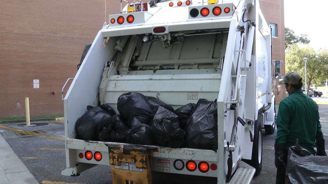 Heil PT 1000 Rear Loaders: University of South Florida - YouTube