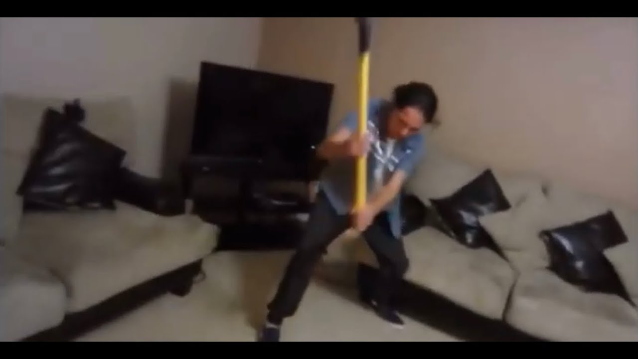 MrBeast’s brother destroys MrBeast ps4 for snitching - YouTube