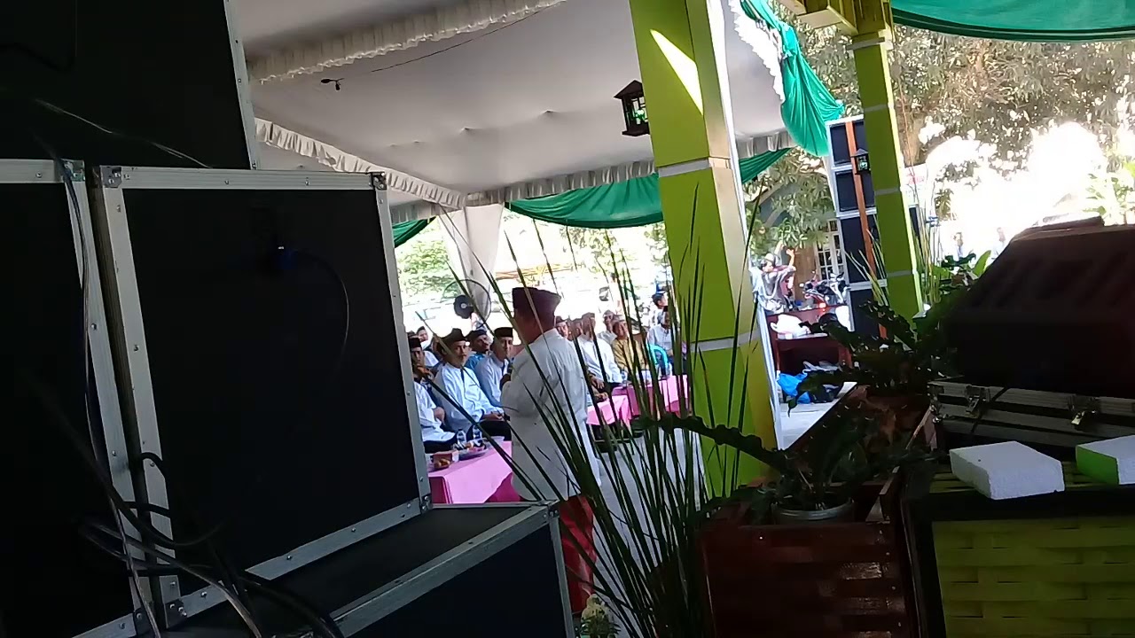 Ustad Rukman wiriadinata d masjid khoerul palah karang sari - YouTube