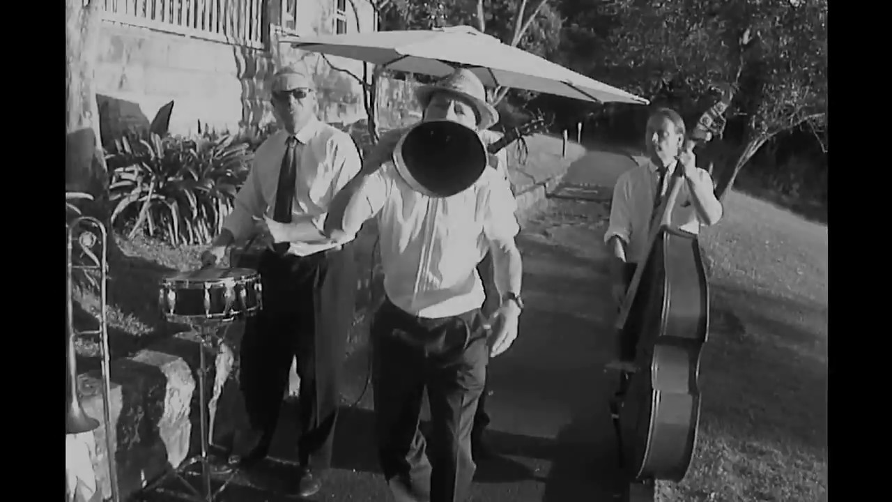 1920's Band with singer using megaphone , performing "All Of Me" - YouTube
