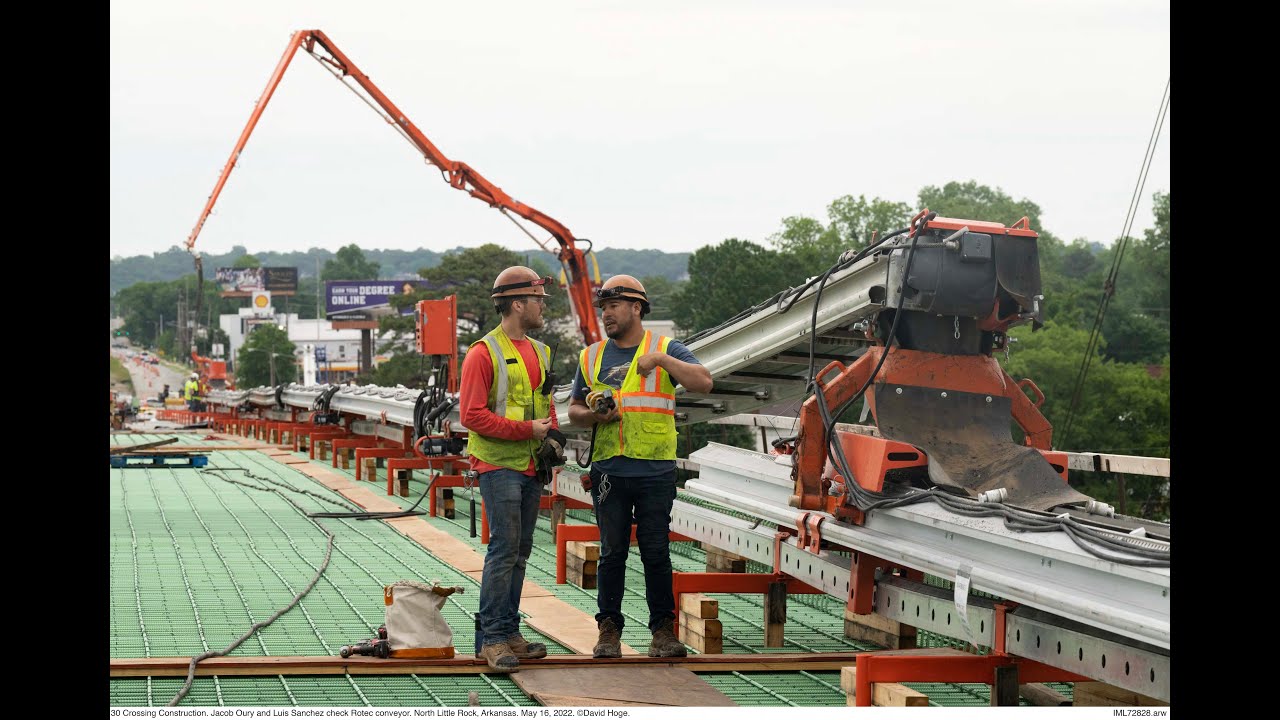 ROTEC Bridge Plow - I-30 Crossing for Kiewit-Massman JV - YouTube