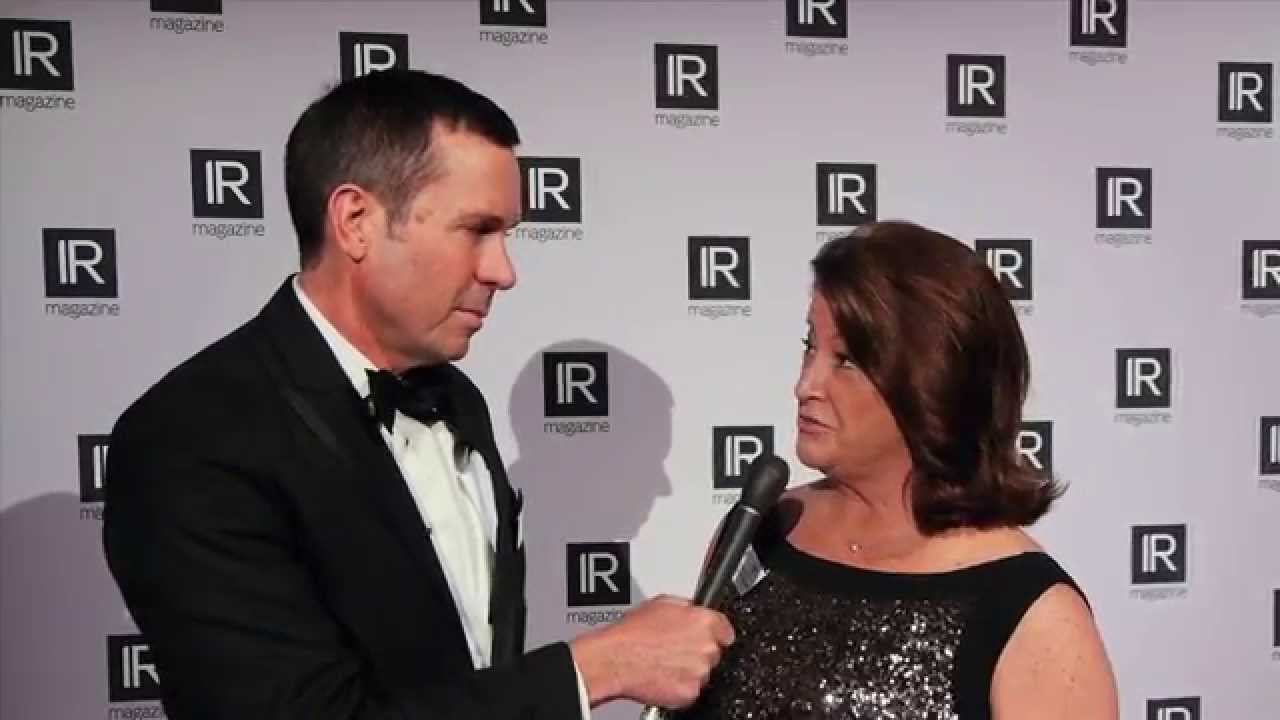 Red carpet US 2015: Julie Tracy, Wright Medical - YouTube