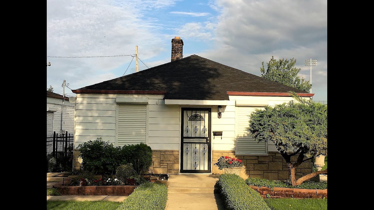 Michael Jacksons house - YouTube