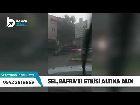 Bafra'da su baskınları sürücülere zor anlar yaşattı.