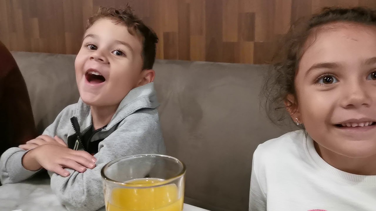 Viaje Sorpresa a Disney - YouTube