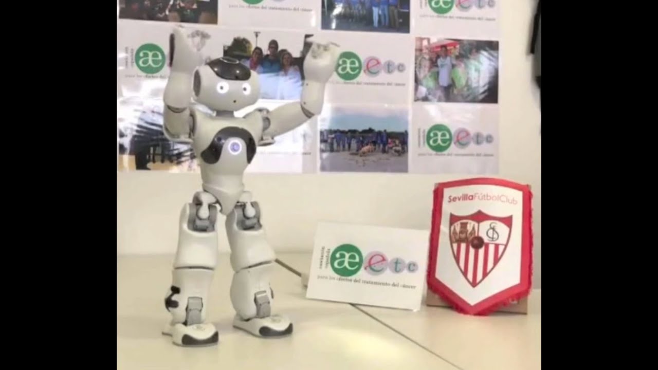 El robot Curro de la AEetc canta himno del Sevilla FC - YouTube