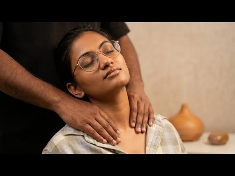 Emak-Emak Curiga! Tukang Pijat Gadungan Disuruh Pijat Bahu 🤣 #shouldermassage #neckmassage #viral