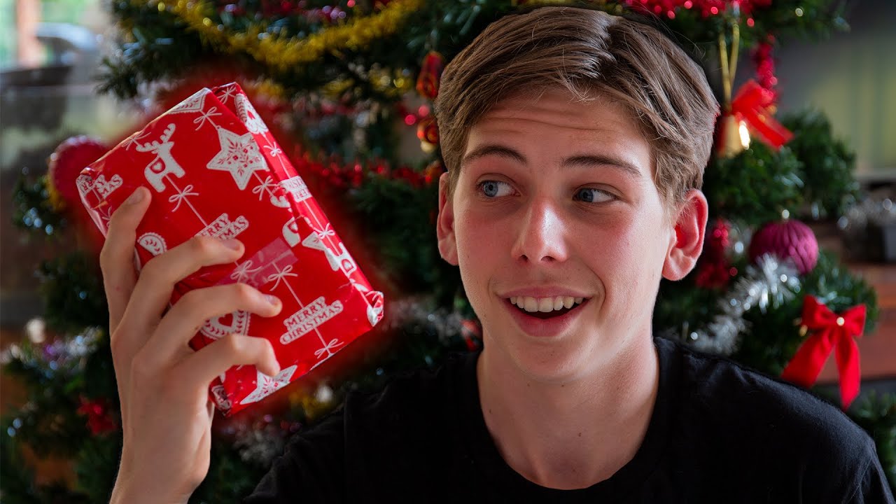 Christmas Cubing Special! (Cubing Skit) - YouTube