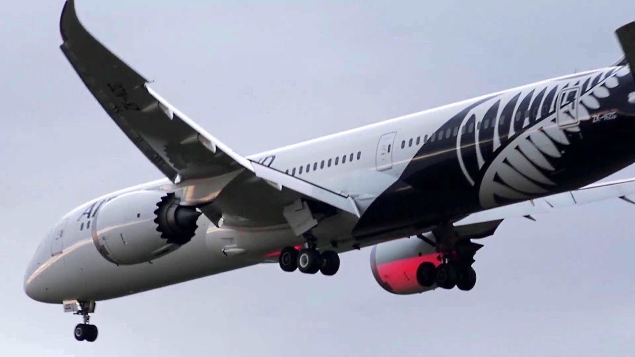 Dreamliner Air New Zealand Boeing 787-9 - Landing at Melbourne Airport ...