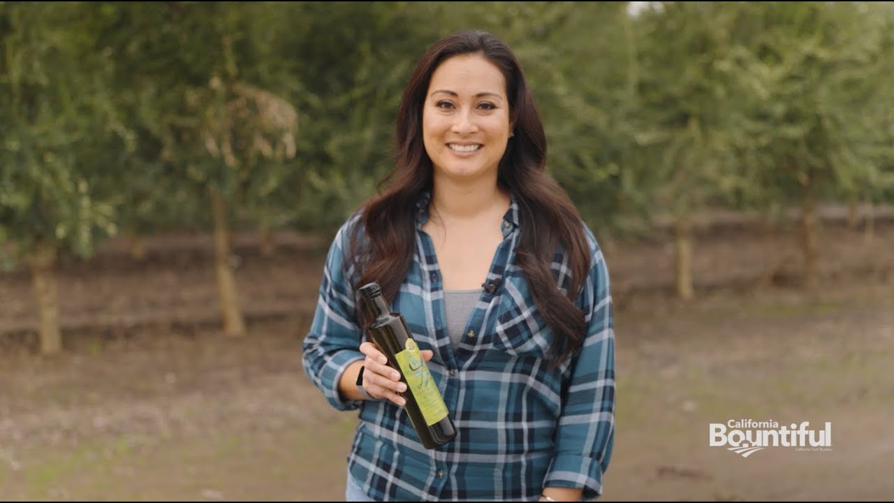 S24E01 - Olive Oil, Chile Peppers, Luffa and a Coastal Feast - YouTube