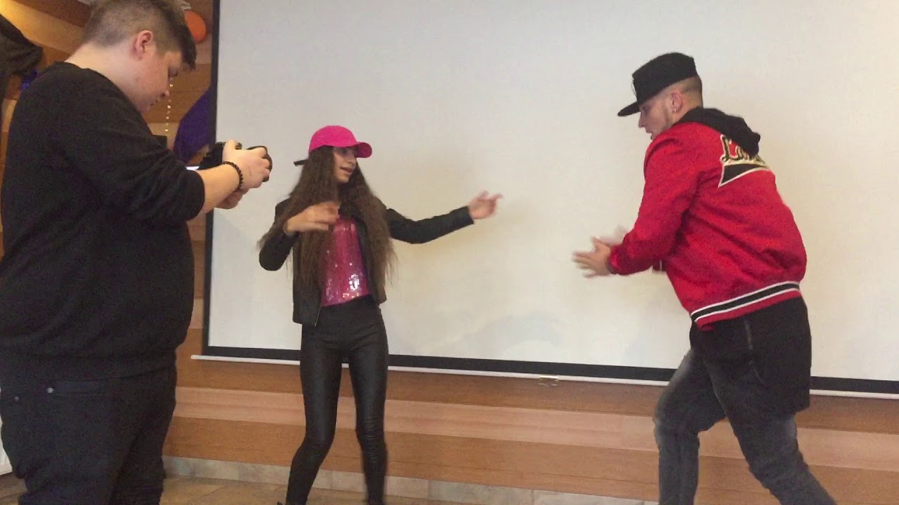 Merci B - forgatáson - YouTube