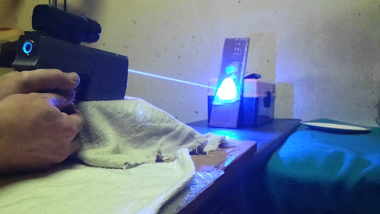 Laser gun 6,5w vs 10 balloons, turkey steak... - YouTube