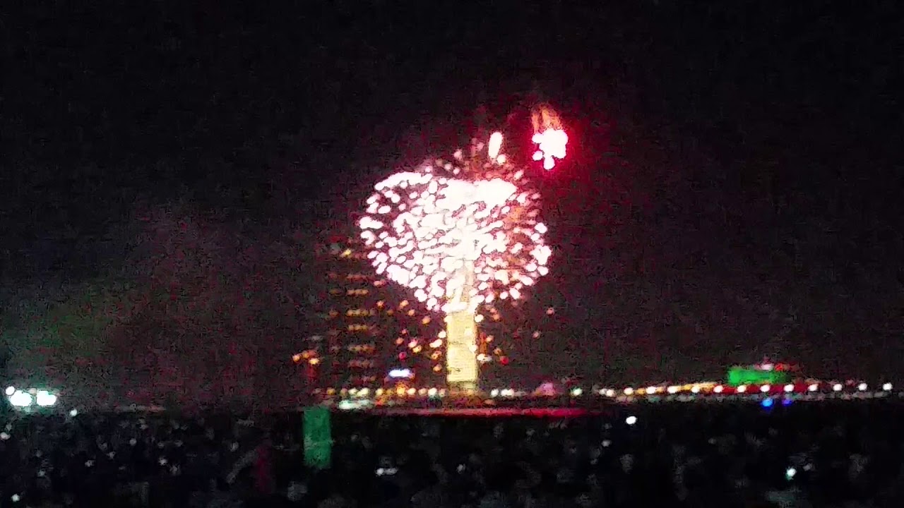 National day of UAE fireworks on Abu Dhabi Corniche Beach - YouTube