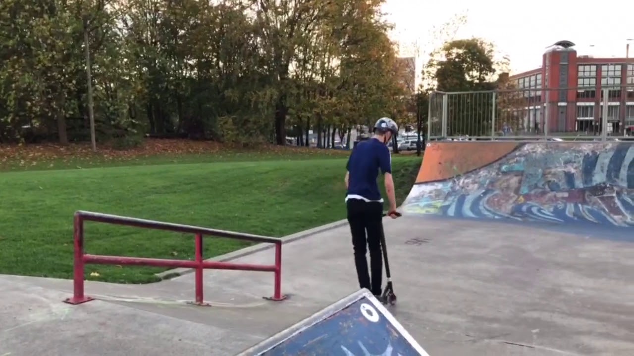 Basses / asylum skatepark chills - YouTube