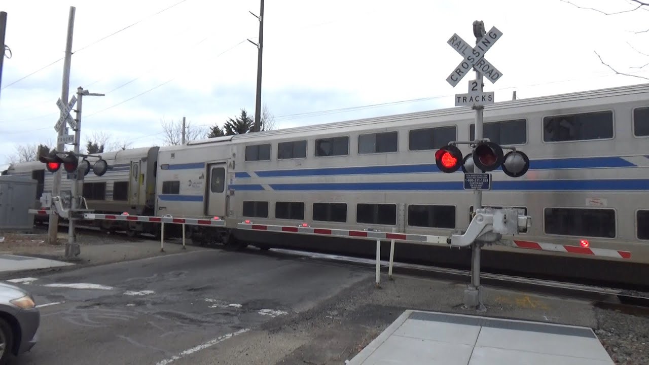 LIRR 5005/417 Bi-Level Train 63 to Babylon - Clinton Ave One Way ...