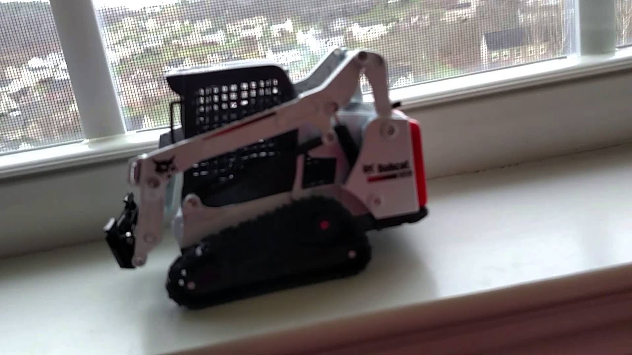 Bobcat t590 1:25 scale model - YouTube