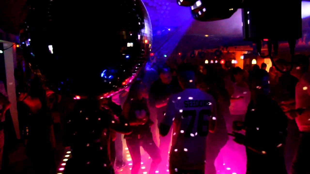 Dj Vinyl optreden bij DVC Delft met verlichte dansvloer - 2014 - YouTube