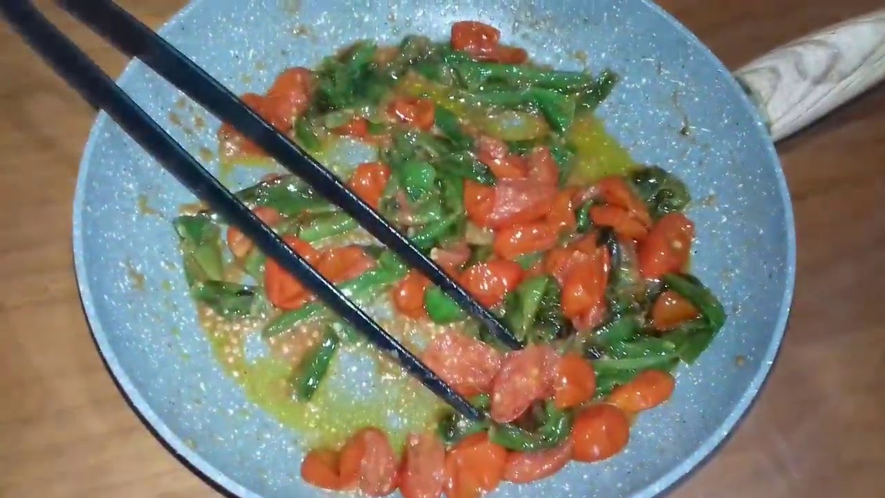 PEPERONCINI VERDI IN PADELLA - YouTube