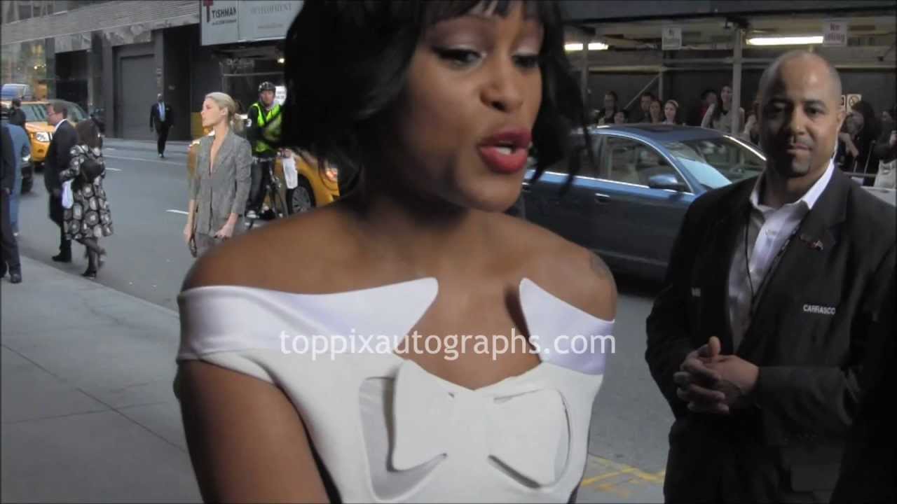 Eve - Signing Autographs at 'The Great Gatsby' Premiere in NYC - YouTube