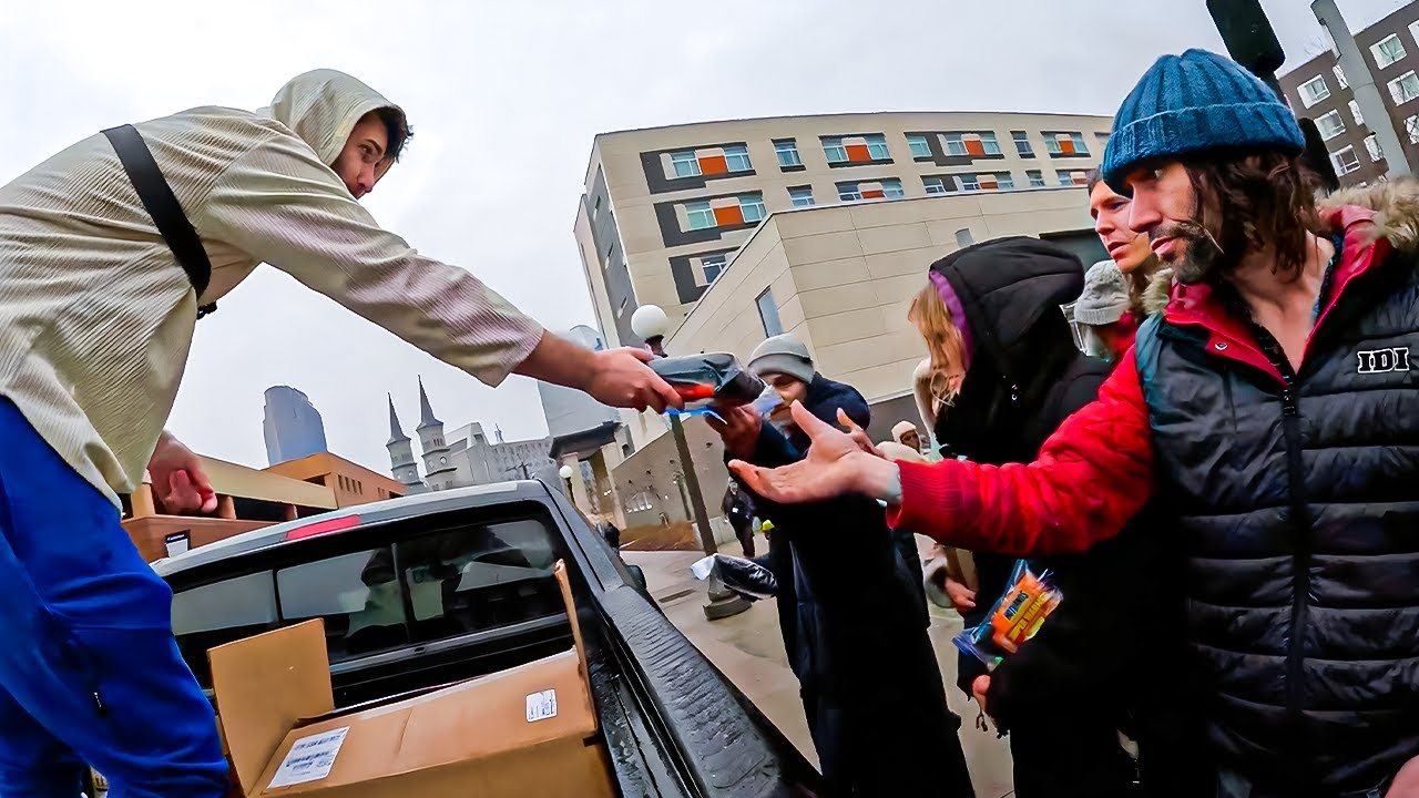 Handing Out $1000 Of Sandwiches To The Homeless ️ - YouTube