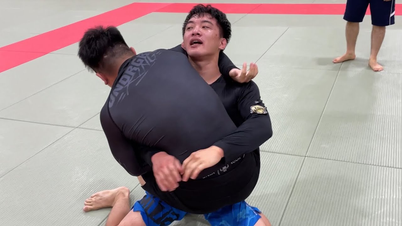 Wrestling | Wild wrestler vs. Rugby player | Saito Kaikan 2022 - YouTube