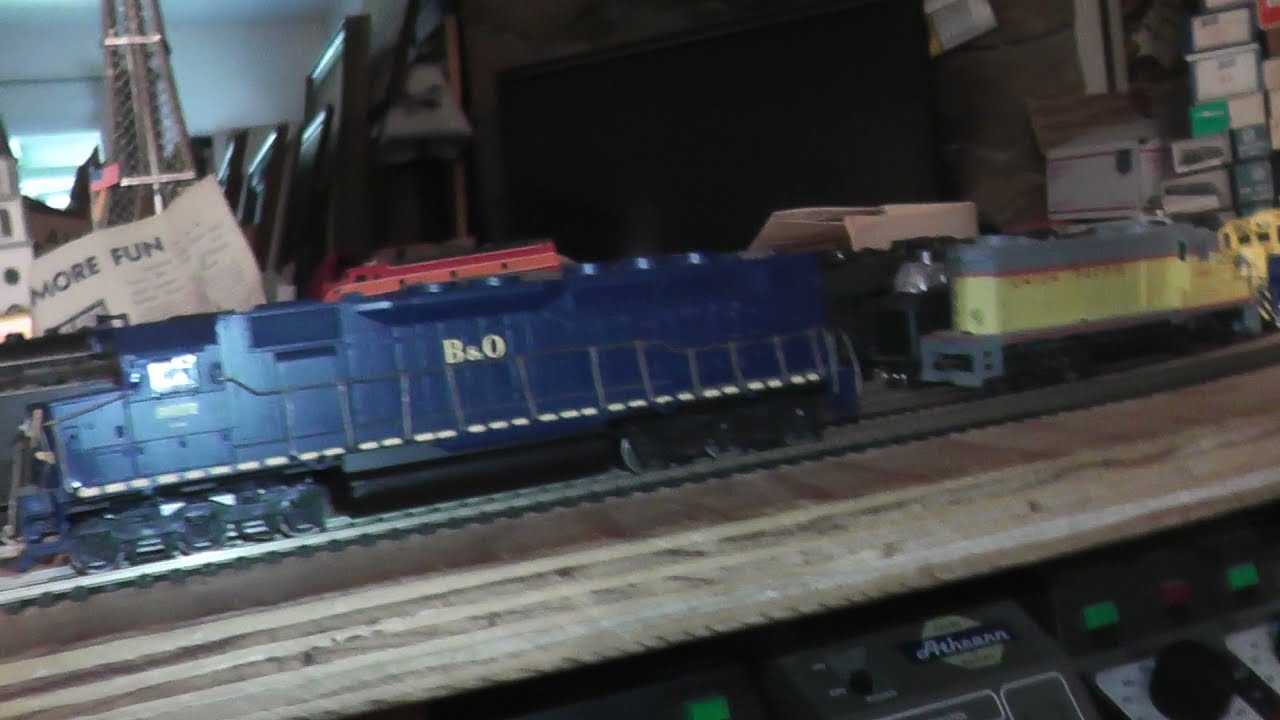 Athearn HO SDP-40 Diesel Locomotive Baltimore Ohio #9607 Powered Runs ...