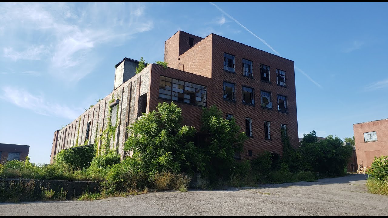 Exploring Abandoned Springfield Woolen Mills Found Car! - YouTube