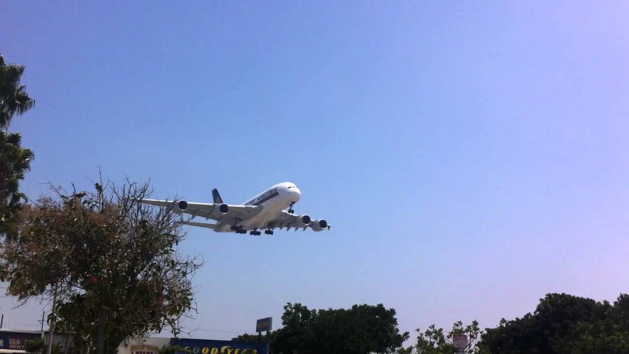 Singapore Airlines - SQ12 Super arriving at LAX 24R 8/9/2014 - 9V-SKR ...