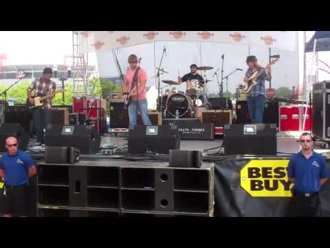 Heath Forbes Aint Living Long CMAfest 2011 - YouTube